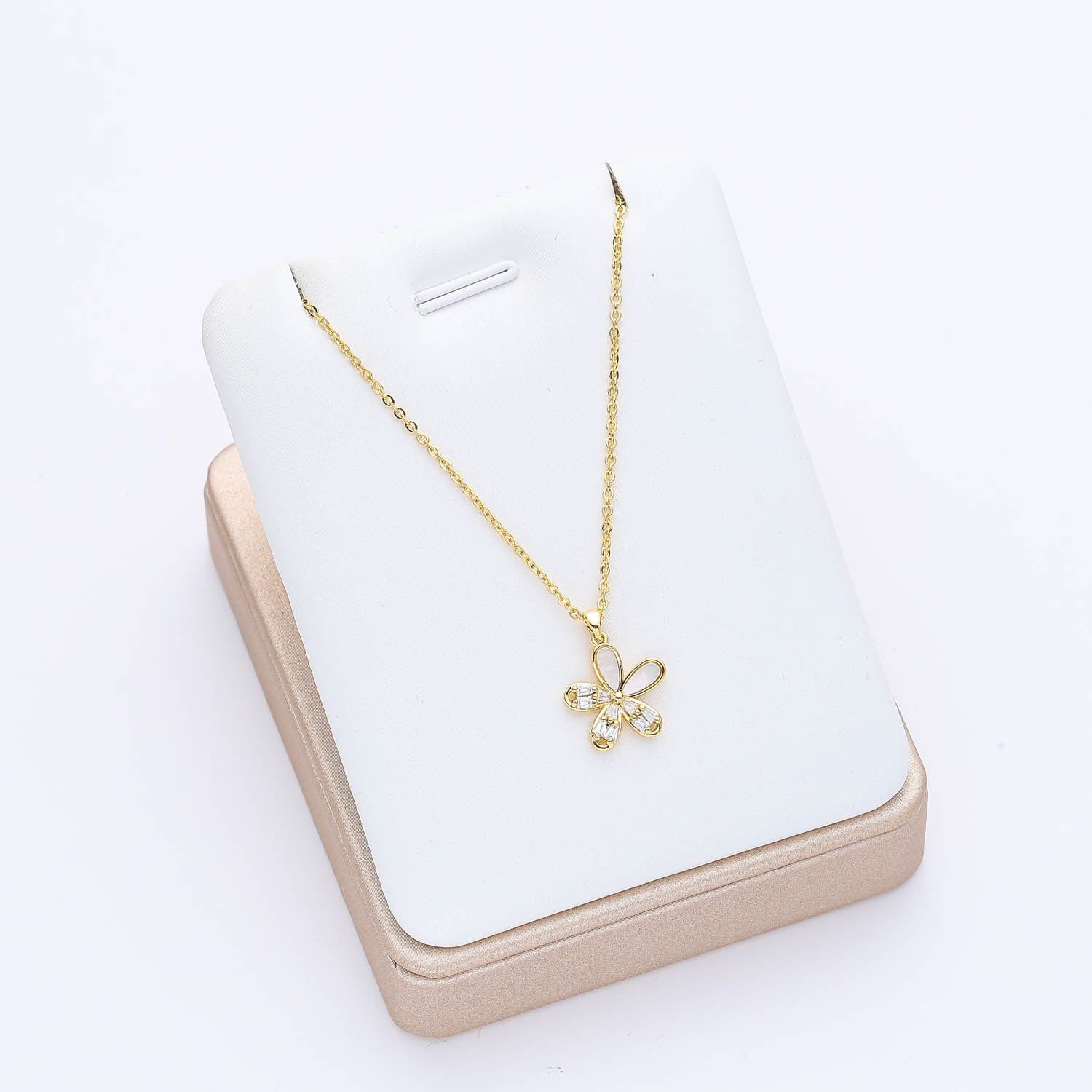 16" CAD DEL DIJE FLOR / APERLADA Y BAGGETTE DORADO – My Store